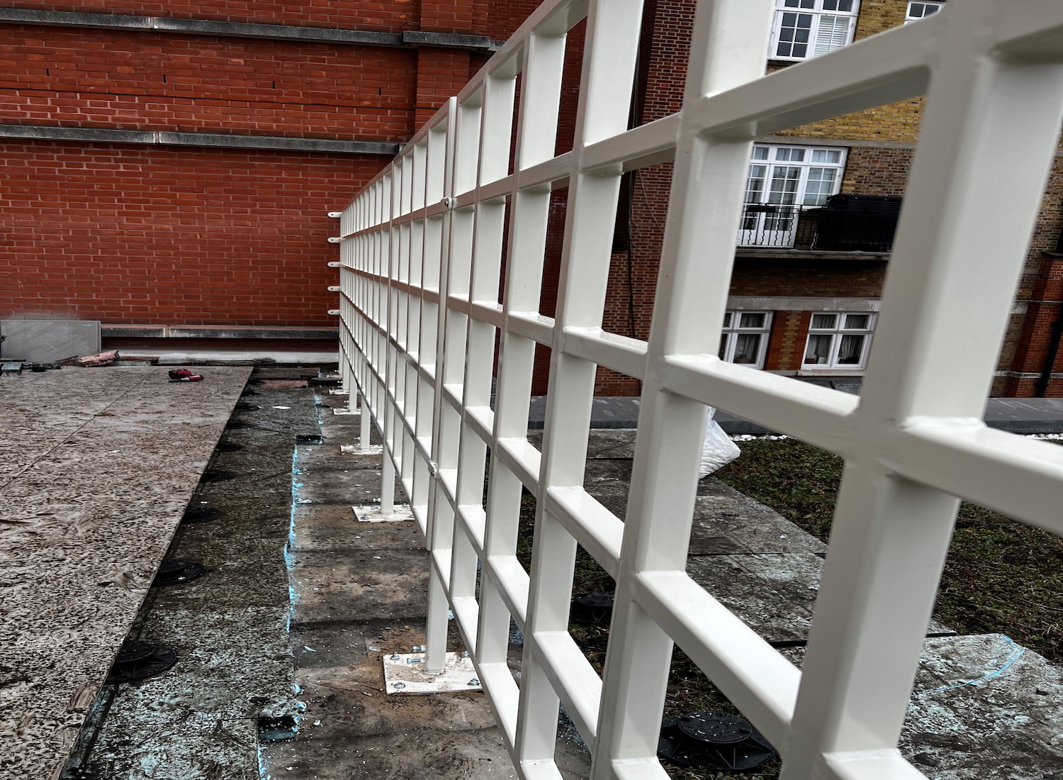 Park Lane Bespoke Steel Fence, Mayfair | Reeve & Co